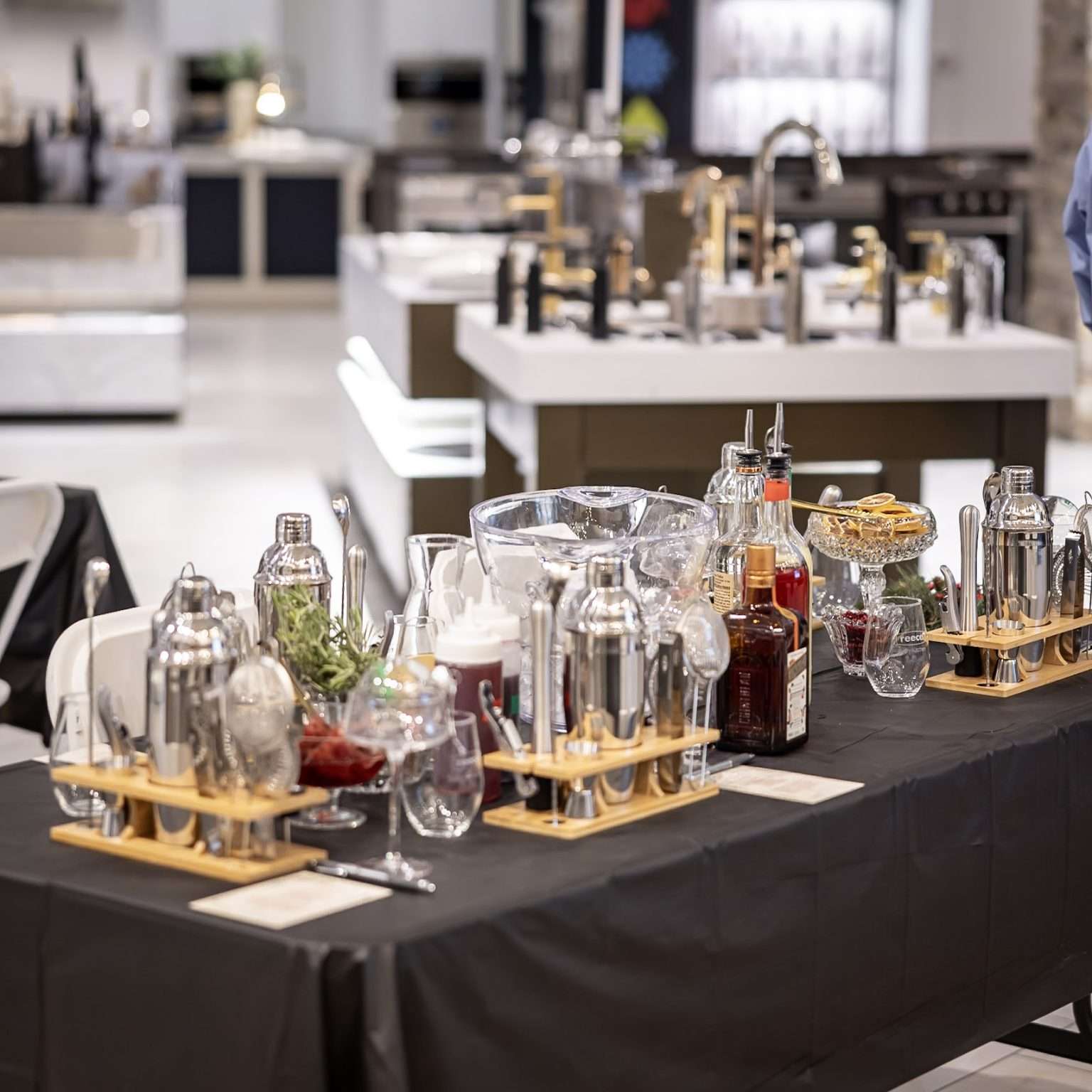 Mixology Class – The Liquid Wanderer